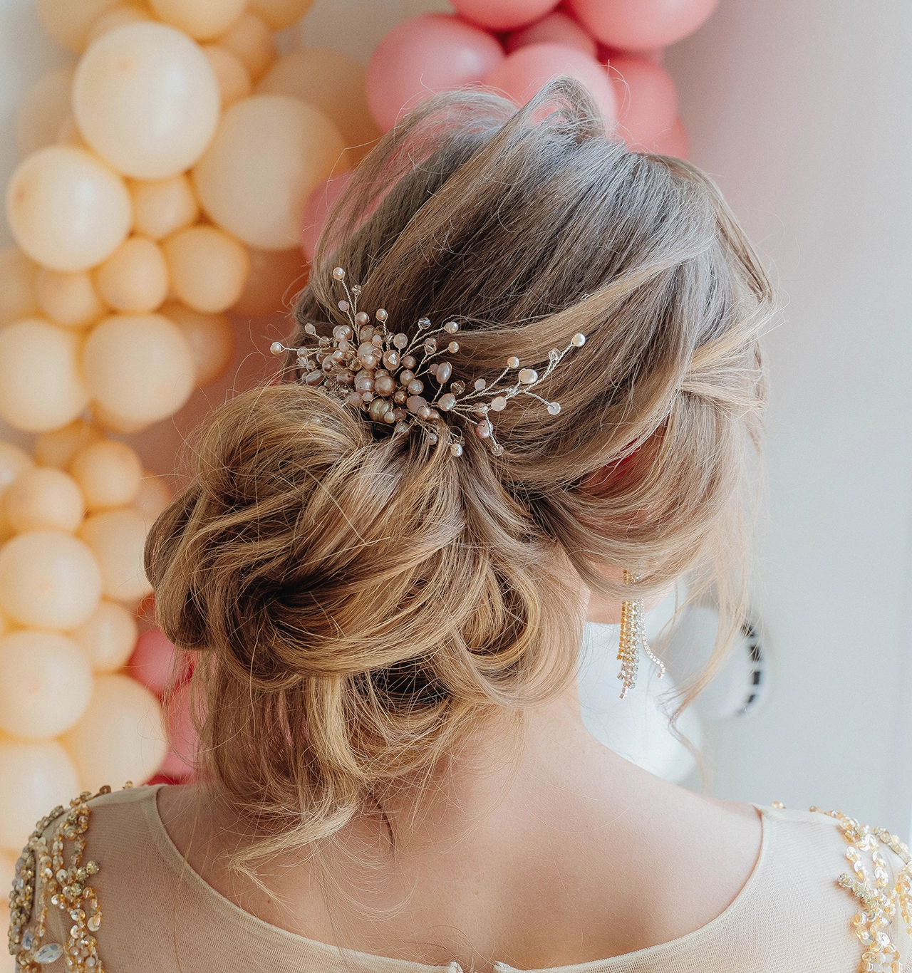 Bruidskapsels half opgestoken haar zijn populair in 2024 | Trouwen.nl